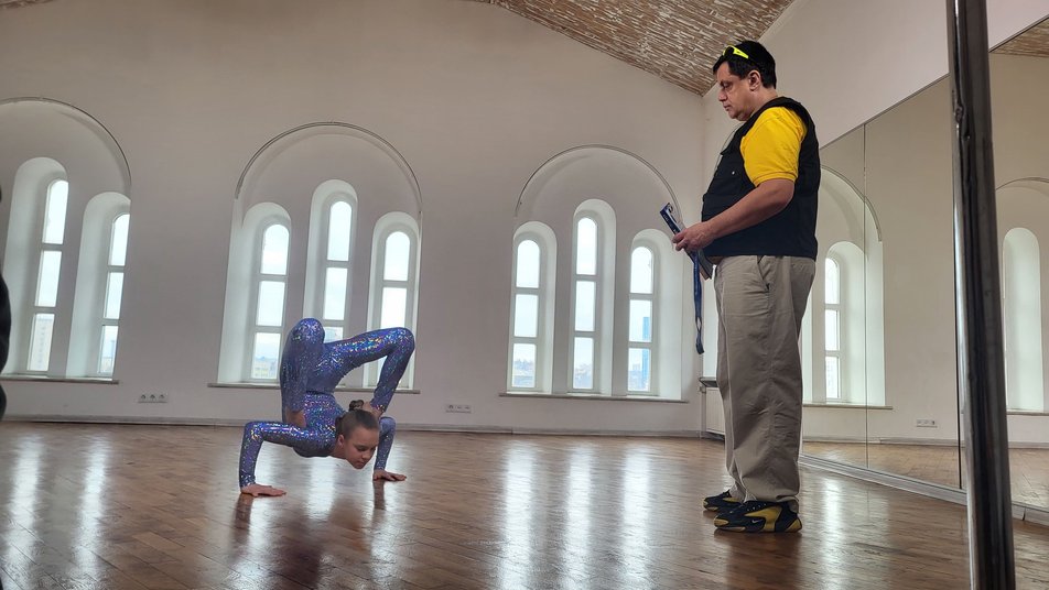 Незвичайні віджимання: спортсменка з Одещини потрапила до Книги ...