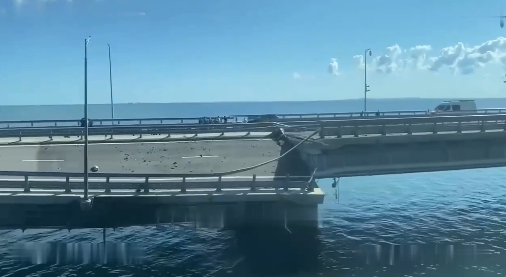 Як виглядає Кримський міст після вибуху зявилося нове відео Україна